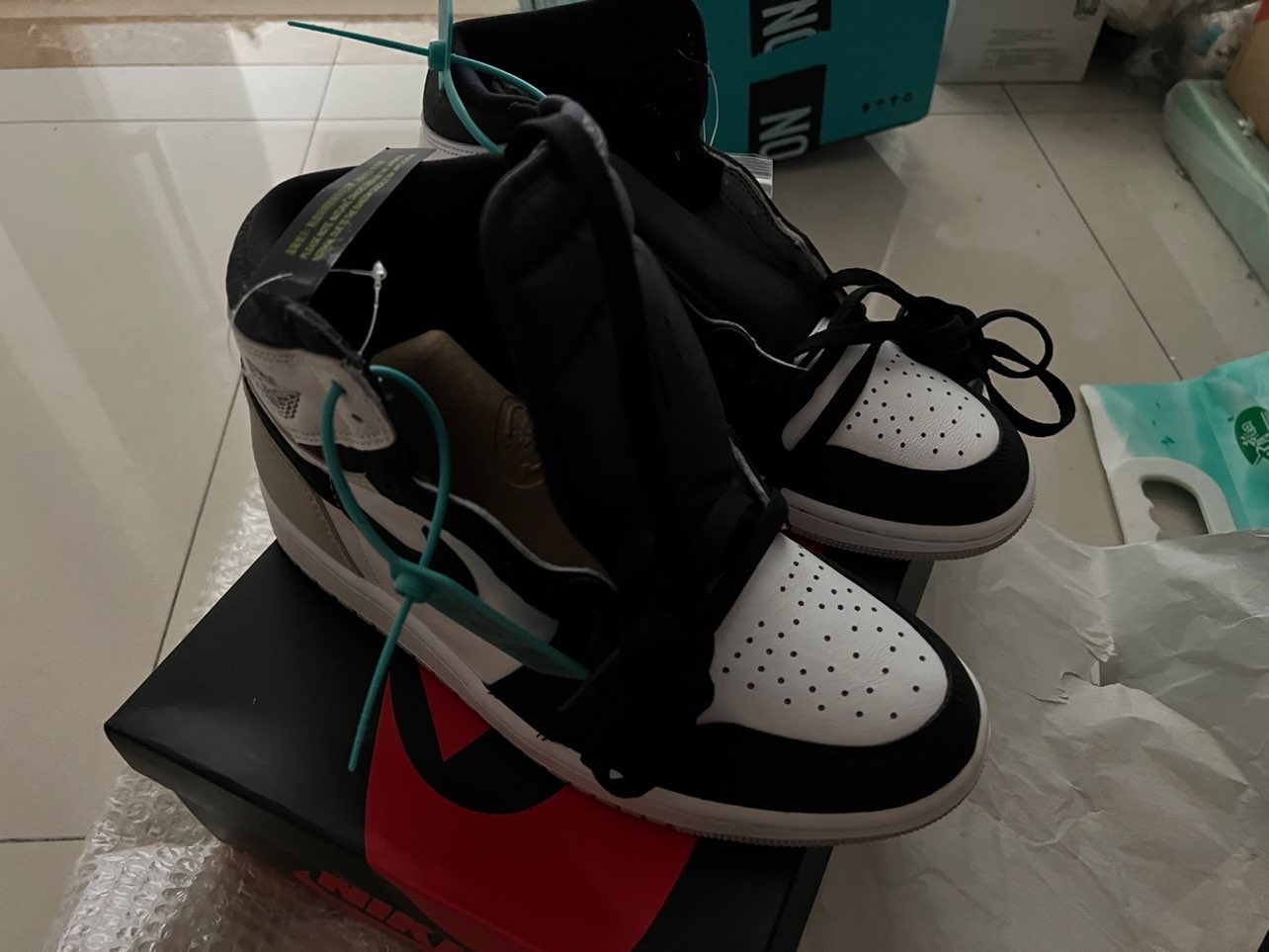 aj1灰白高帮,aj1灰白低帮(第7页)_大山谷图库