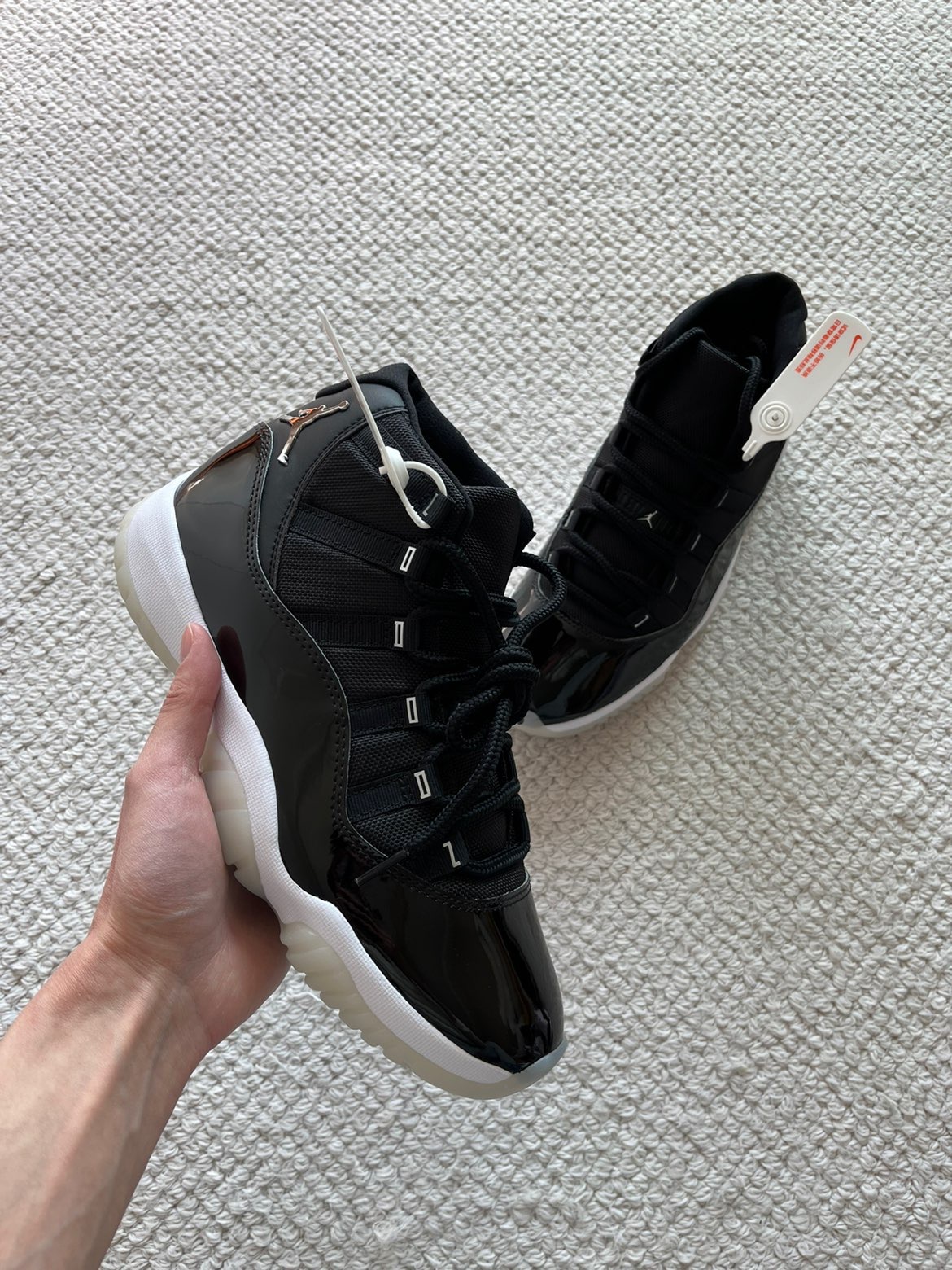 aj11黑银,伽马_大山谷图库