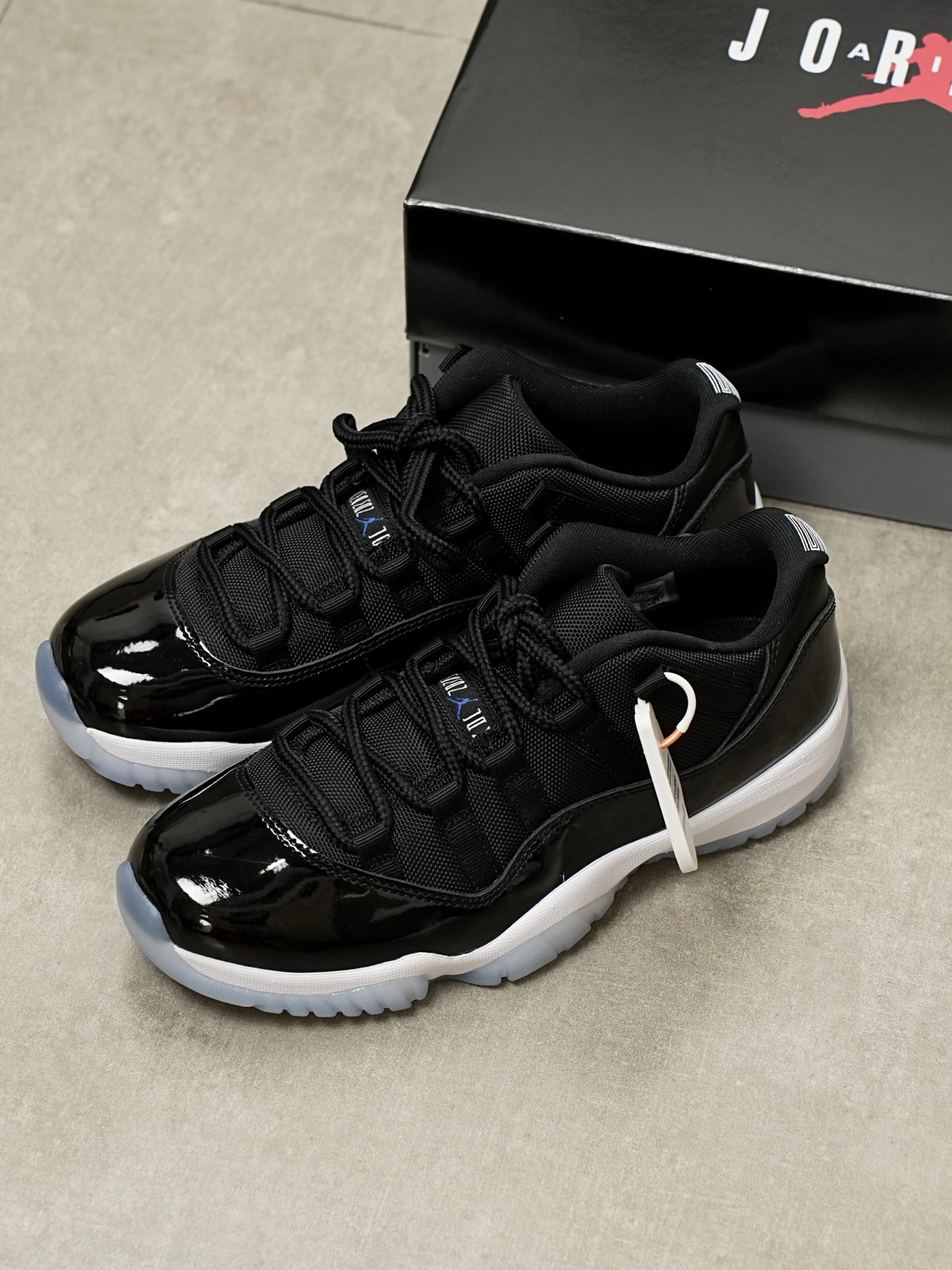 aj11纯黑,aj11黑红_大山谷图库