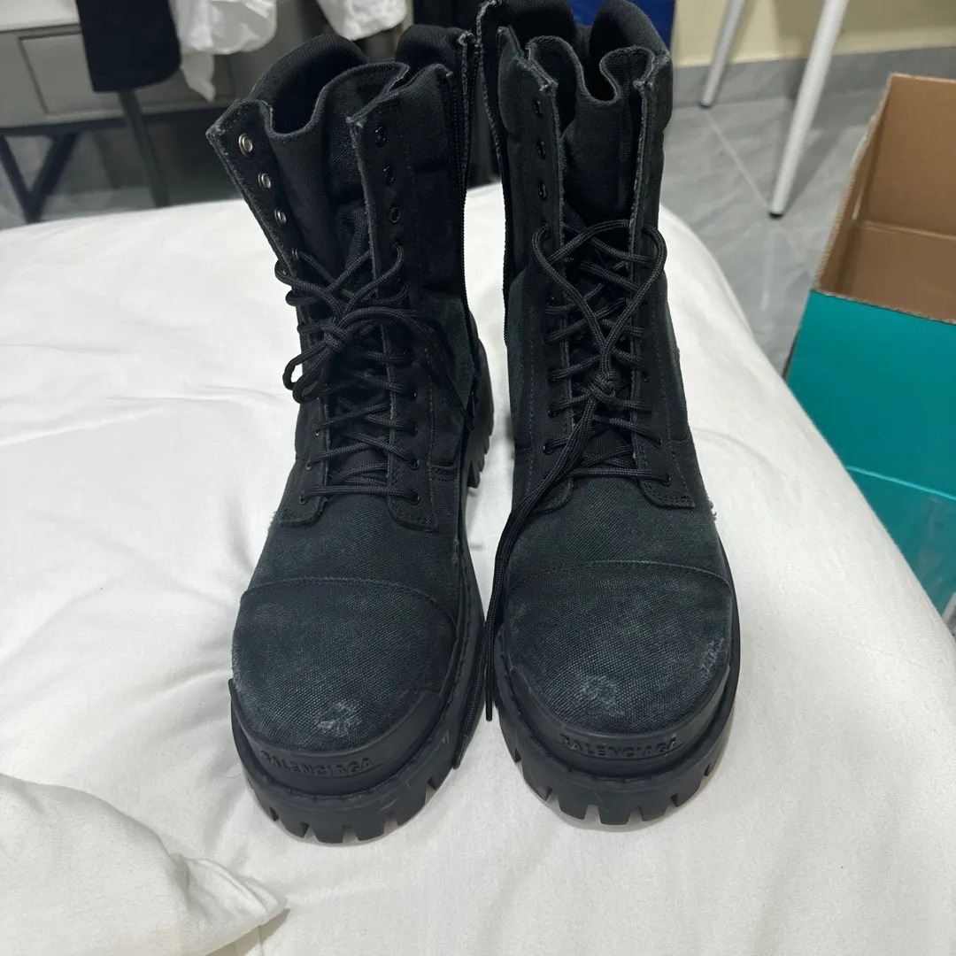 Balenciaga Boots：Authentic vs Fake Guide - POIZON