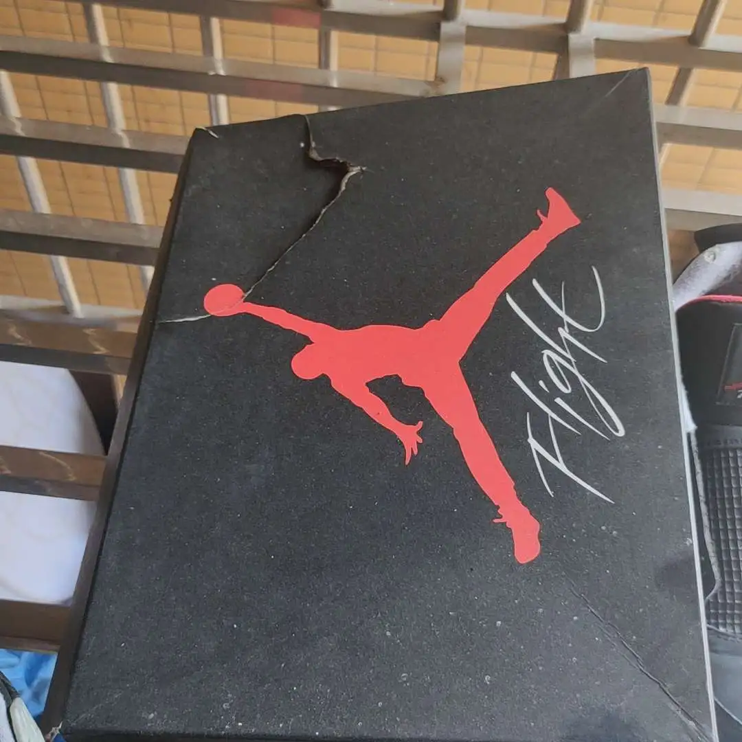 Authentification fiable des Jordan Air Jordan 4 Golf: Guide POIZON pour ...