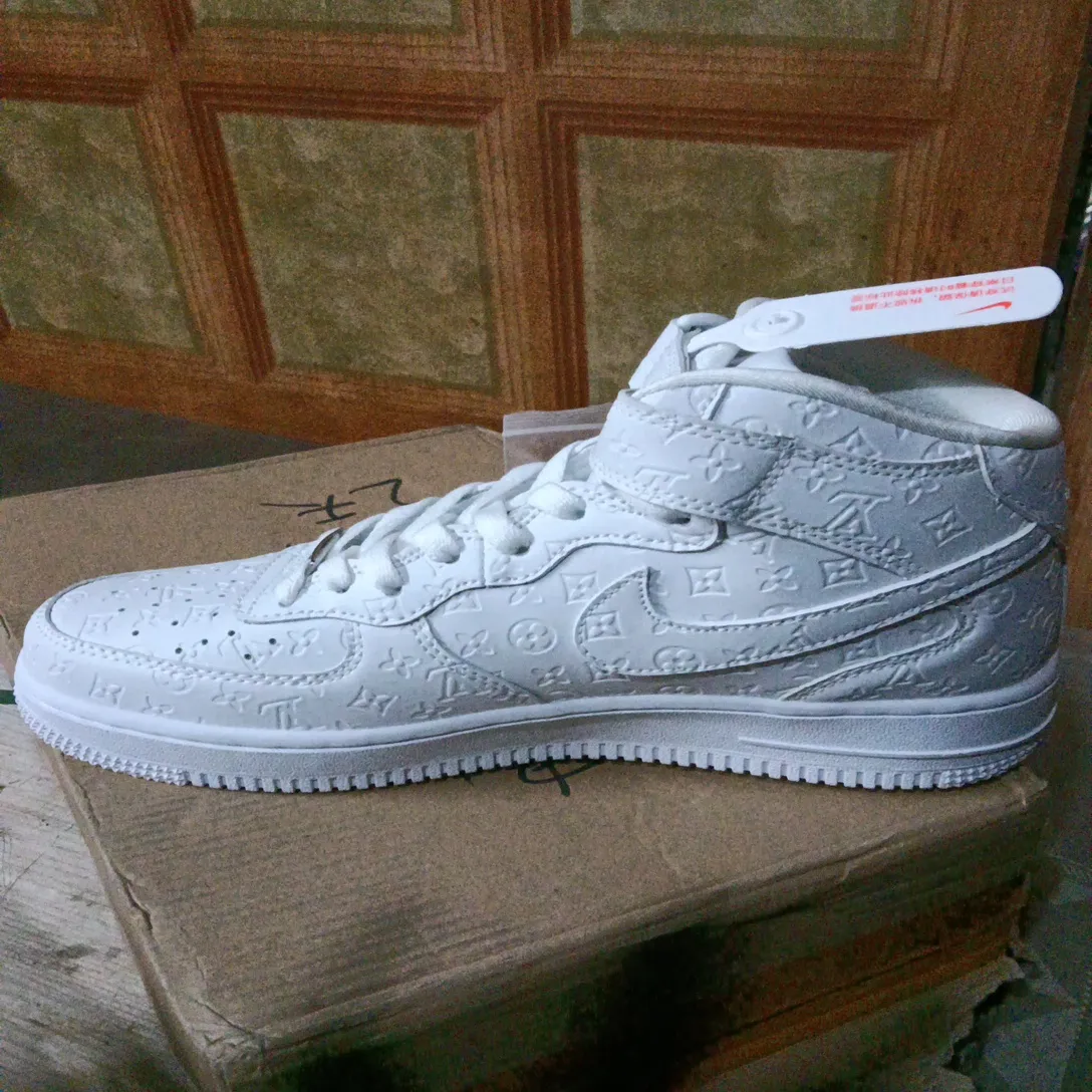 Louis Vuitton Shoes Nike Authenticity Check：How to Spot a Fake Pair ...