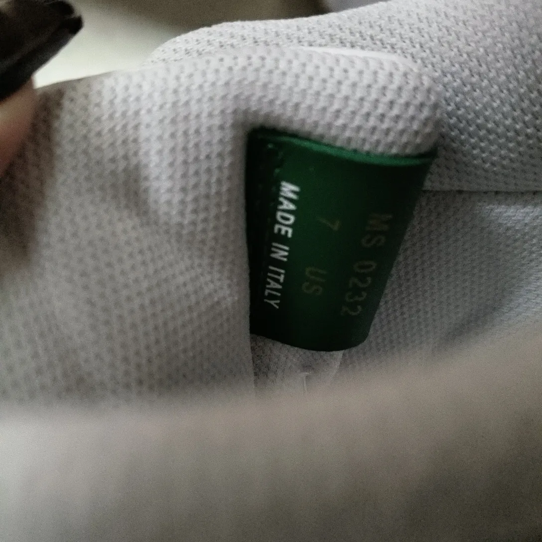 Nike and Louis Vuitton Shoes Authenticity Check：How to Spot a Fake Pair ...