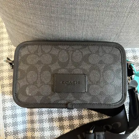 Men's Coach Wallet Price Authenticity Check：Expert Guide (2026) - POIZON