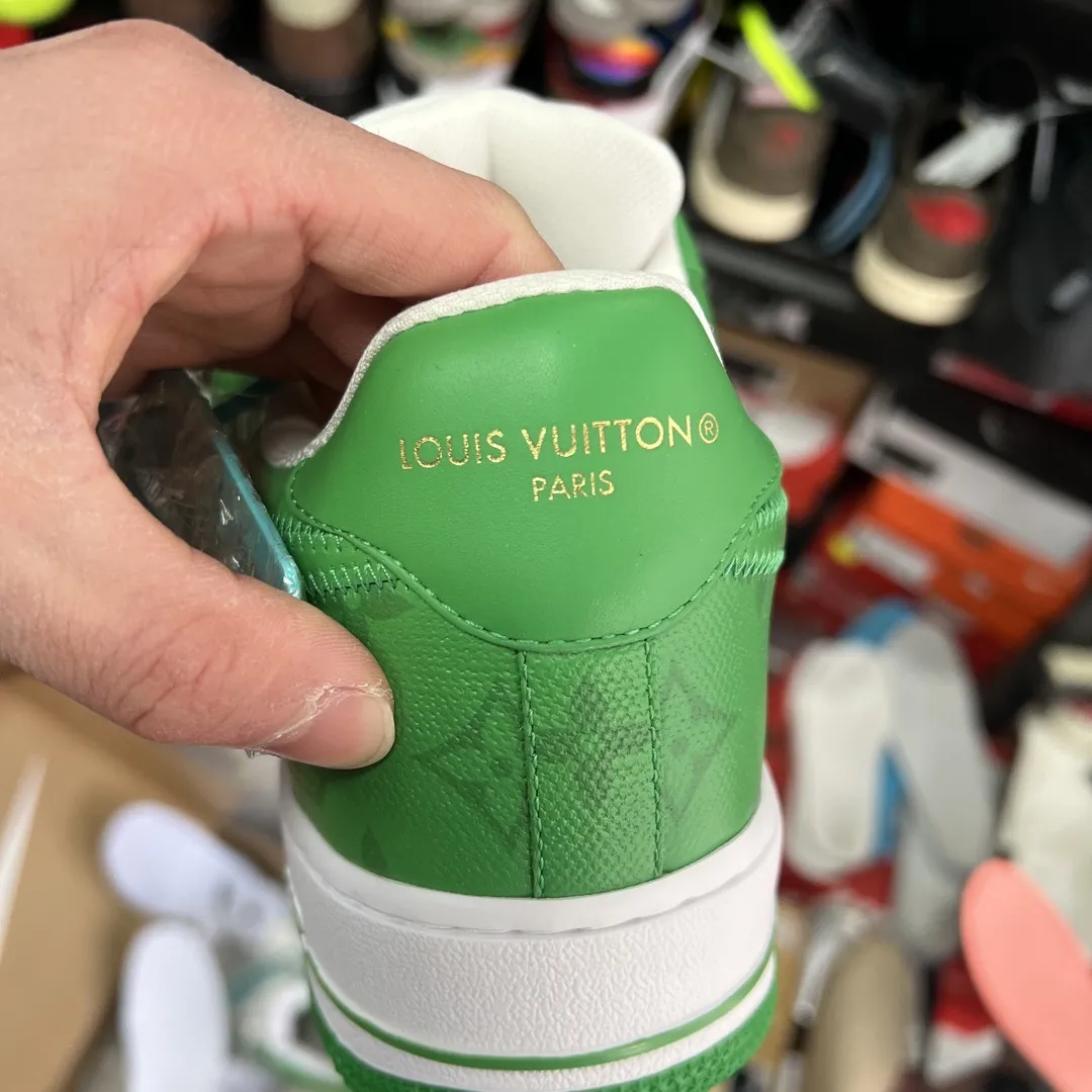 Nike and Louis Vuitton Shoes Authenticity Check：How to Spot a Fake Pair ...